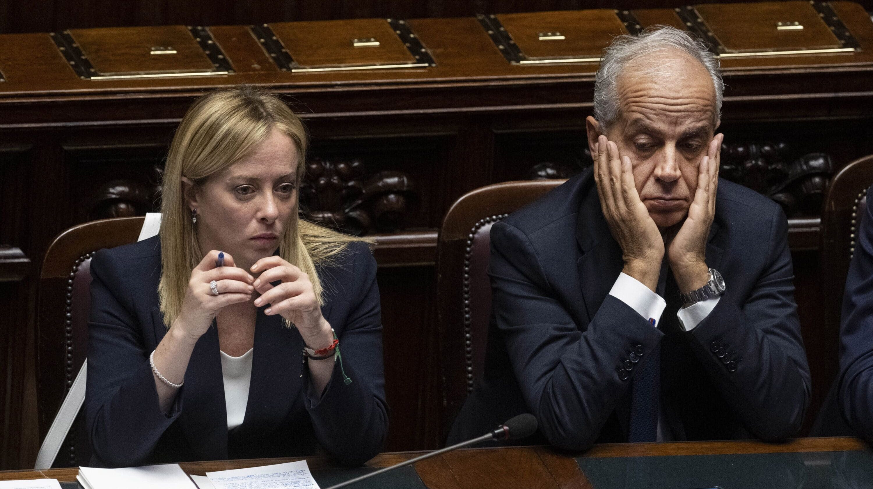 Meloni vada a Crotone via mare | LA NOTIZIA